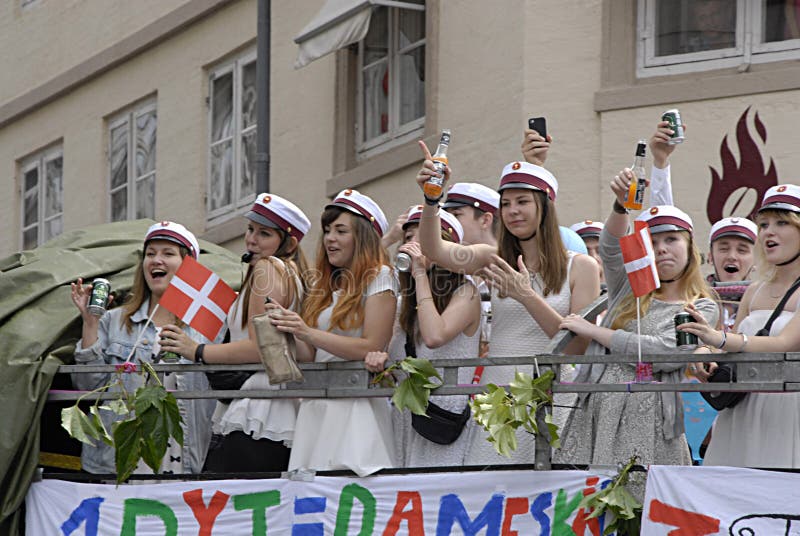 DENMARK_students viert redactionele fotografie. Image of hoeden - 41996037