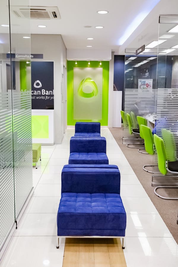 Dentro De Interior De Un Banco Africano Moderno Fotografía editorial ...