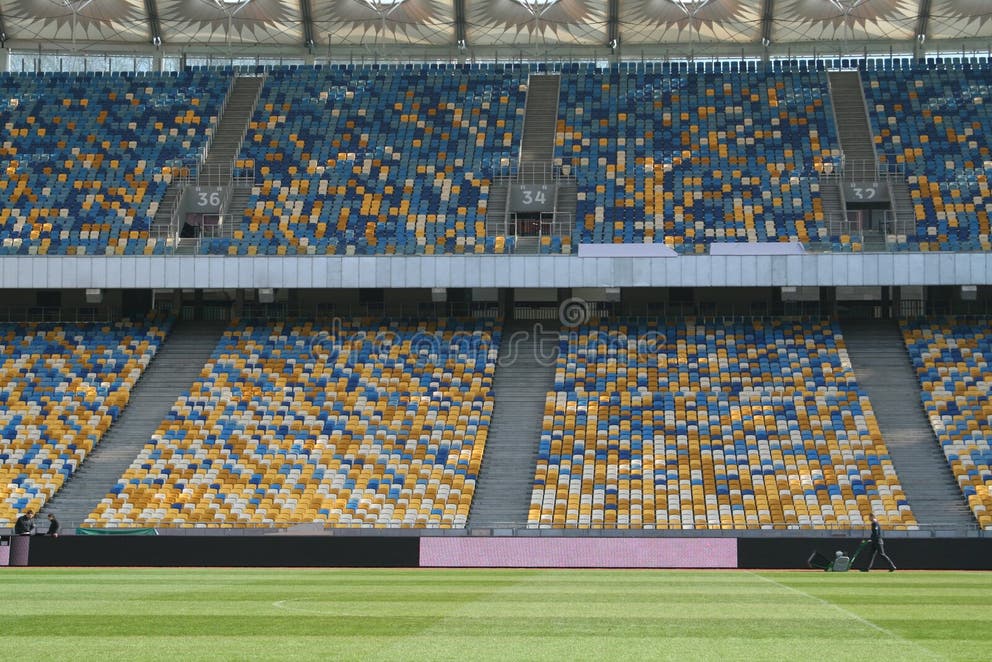 Dentro Do Estádio Olímpico Em Kiev Foto de Stock - Imagem de carrinho ...