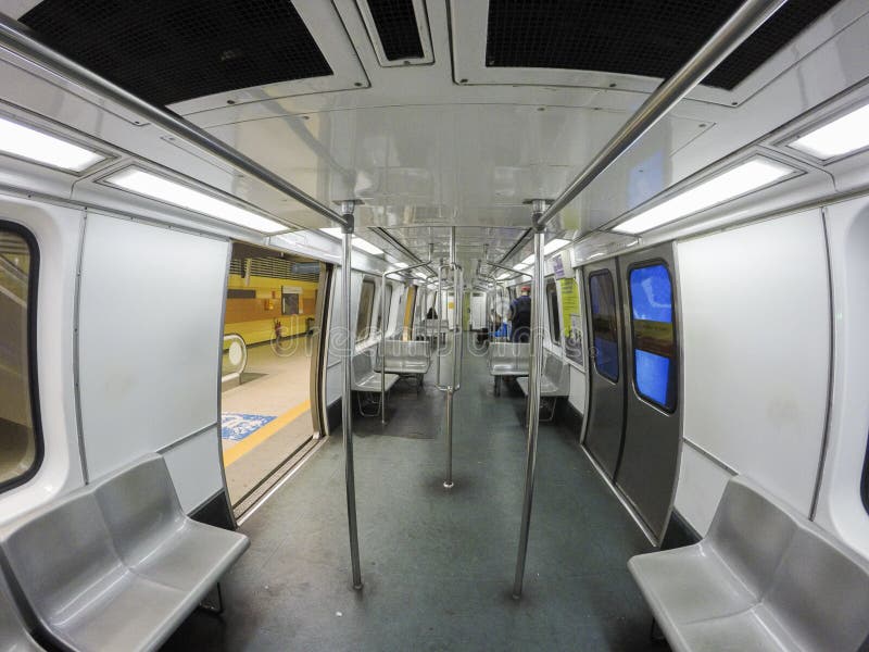 Dentro do metro imagem editorial. Imagem de brasil, turista - 130352560