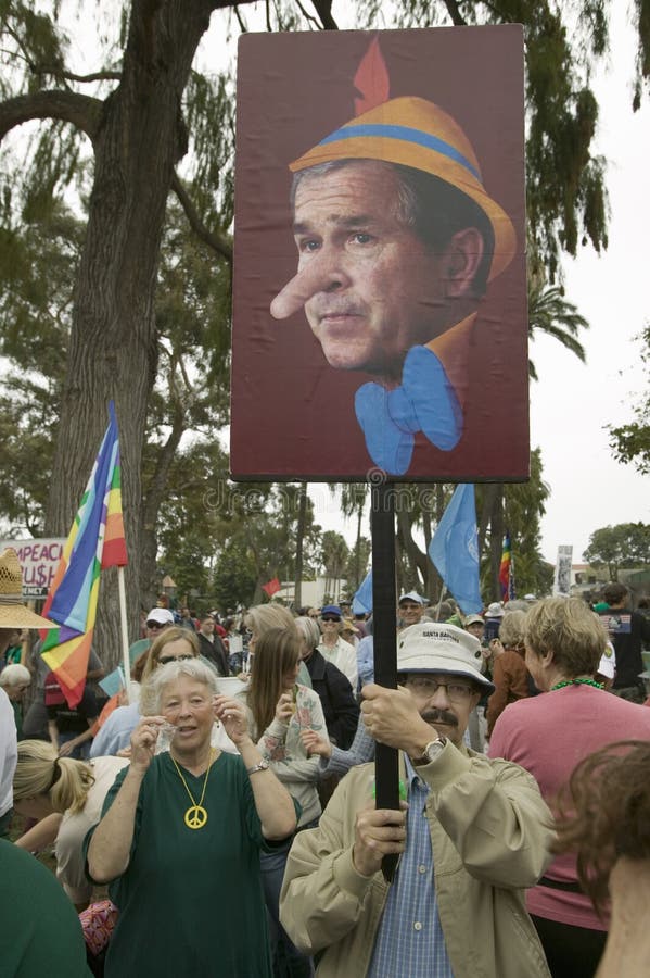 George W. Bush Speaking At Campaign Rally Editorial Photography - Image ...