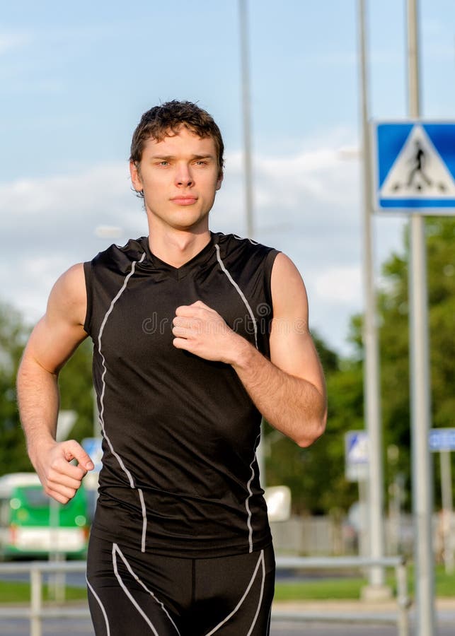 Deportista hermoso joven foto de archivo. Imagen de adulto - 33319290