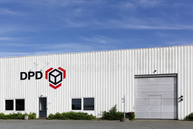 Deposito Di Logistica Di DHL Fotografia Stock Editoriale - Immagine di ...