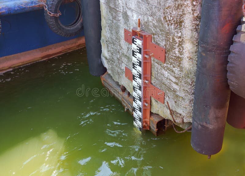 Depth of Immersion of a Ship or Vessel in Water, Depth Marks, Draught ...