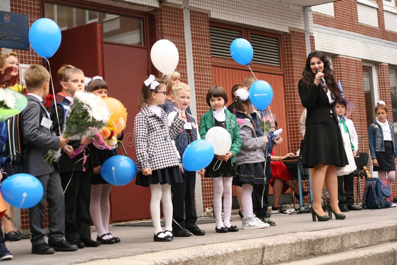 Der Erste Ruf 1. September Wissens-Tag in Der Russischen Schule Tag Des ... Der Erste Ruf 1. September Wissens-Tag in Der Russischen Schule Tag Des ...