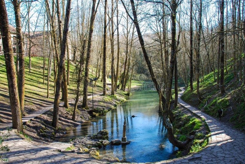 Fluss Quelle Stockfotos und Bilder - Laden Sie 4,128 lizenzfreie Fotos ...