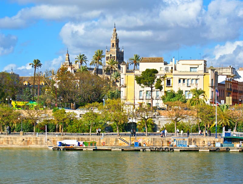 Der Flussufer von Lys stockfoto. Bild von flussufer - 48041394