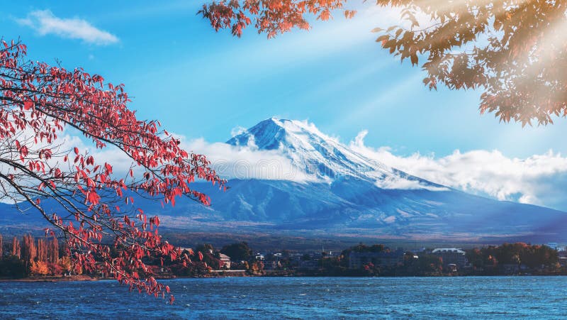 Der Fujisan in Autumn Color, Japan Stockfoto - Bild von montierung ...