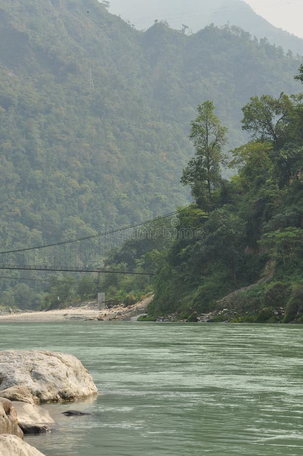 Der Ganges, Indischer Heiliger Fluss in Der Nähe Von Rishikesh, Indien ...