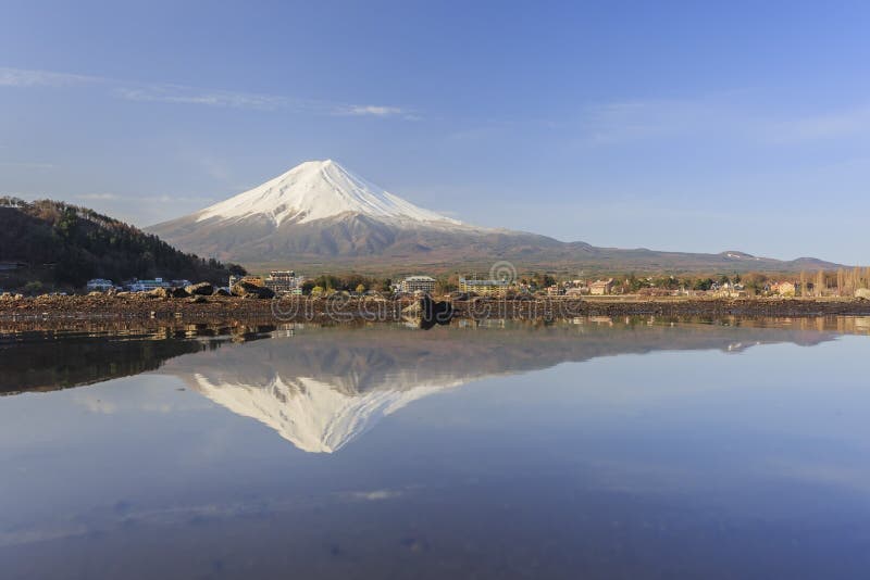 Berg Fuji San am Kawaguchiko See in Japan Stockbild - Bild von szenisch ...