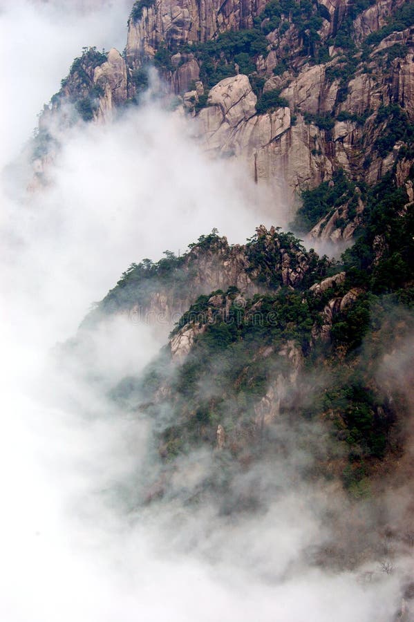 Huangshan Mountain in Der Provinz Anhui, China Tourist Mit ...