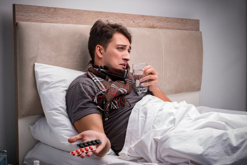 Der Kranke Mann, Der Im Bett Stillsteht Stockfoto - Bild von allergie ...