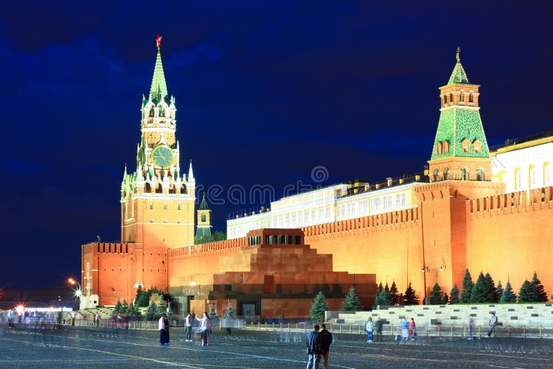 Der Rote Platz in Moskau stockbild. Bild von ernstlich - 30326175