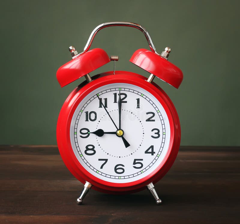 Kleiner Wecker stockfoto. Bild von zahl, schwarzes, minuten - 31633150