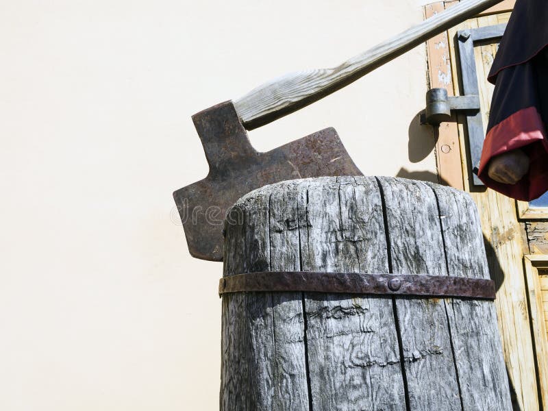 Der Scharfrichter am Block Mit Axt Stockbild - Bild von scharfrichter ...