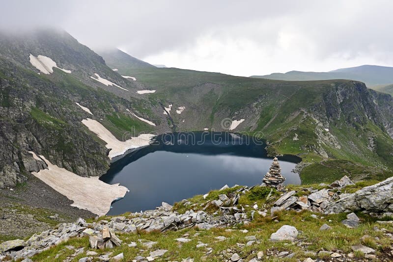 Der See stockfoto. Bild von berg, tourismus, gebirgig - 26373954