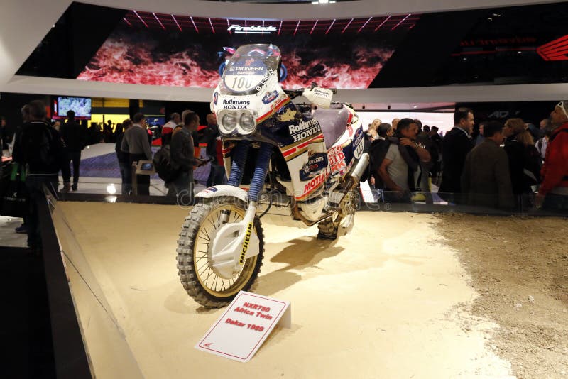 Der Sieger-Hondas Afrika Paris Dakar Zwilling 1999 Redaktionelles ...