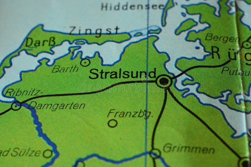 Der Stadtname STRALSUND Auf Der Karte Stockfoto - Bild von foto ...
