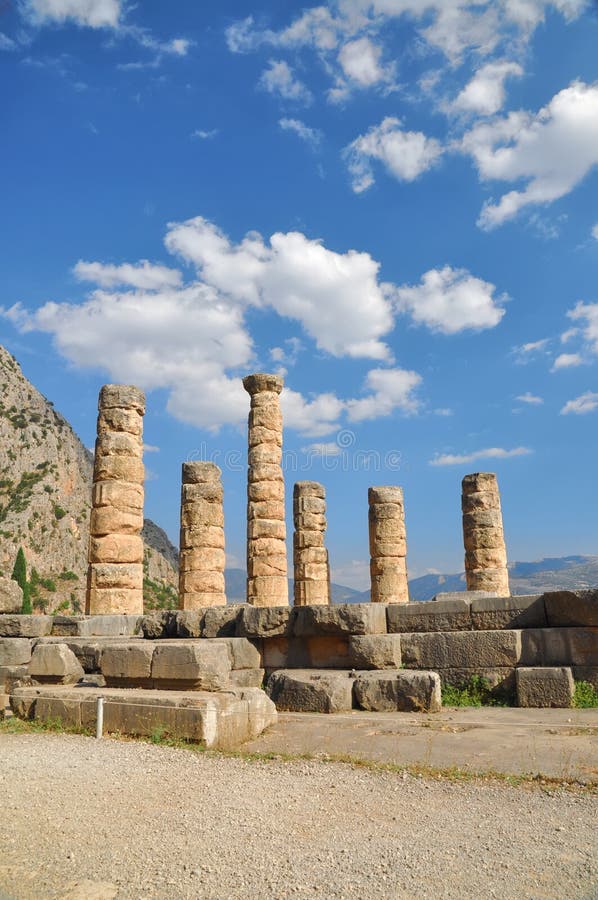 Der Tempel Von Apollo in Delphi Stockbild - Bild von landschaft, athen ...
