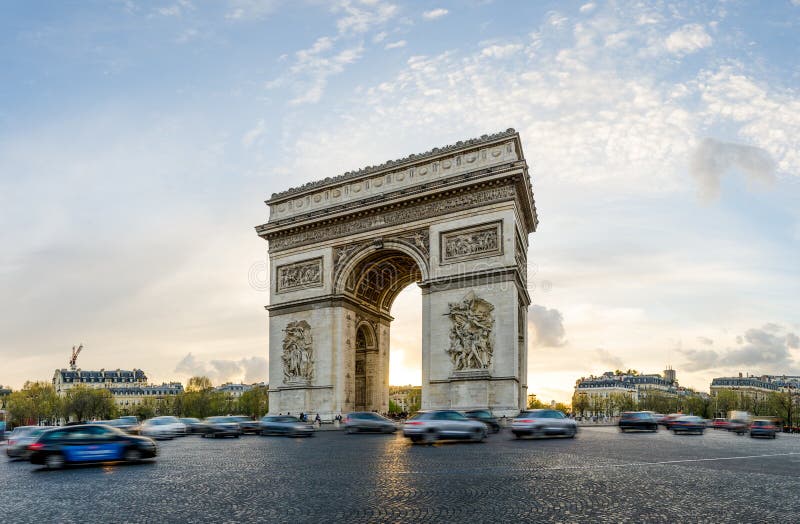 Der Bogen Des Triumphes In Paris Stockbild - Bild von europa, touristen ...