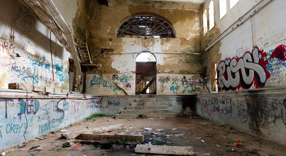 Derelict building editorial photography. Image of ground - 20991467