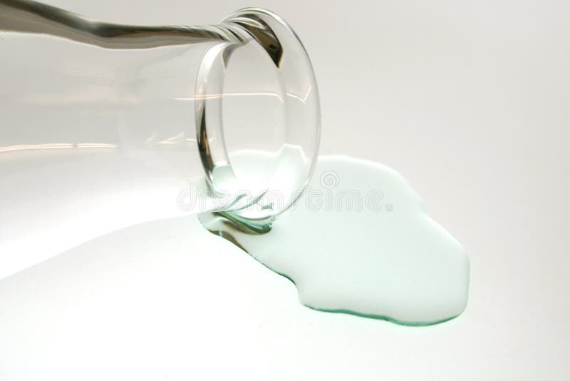 Derramamiento imagen de archivo. Imagen de peligro, erlenmeyer - 1737133