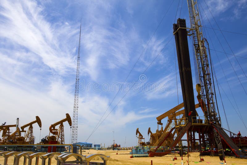 Land drilling rig stock photo. Image of energy, field - 11791892
