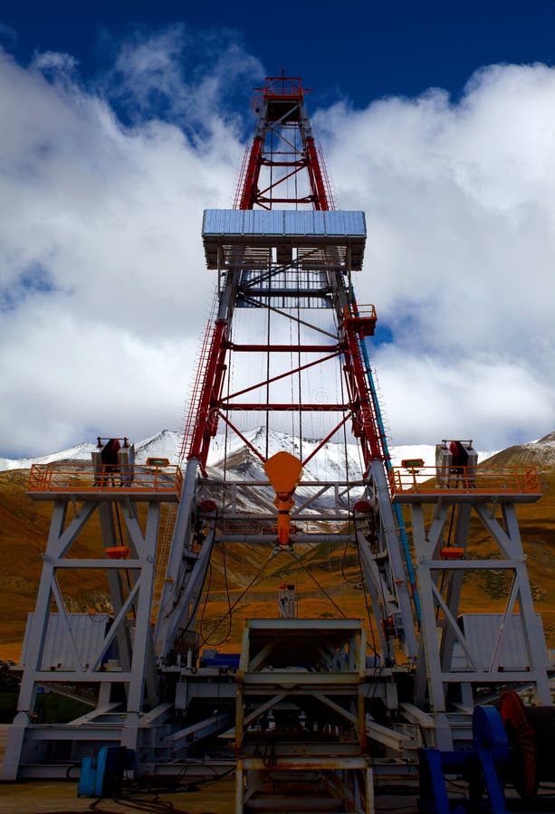 Derrick stock image. Image of metal, drillline, drilling - 39004097
