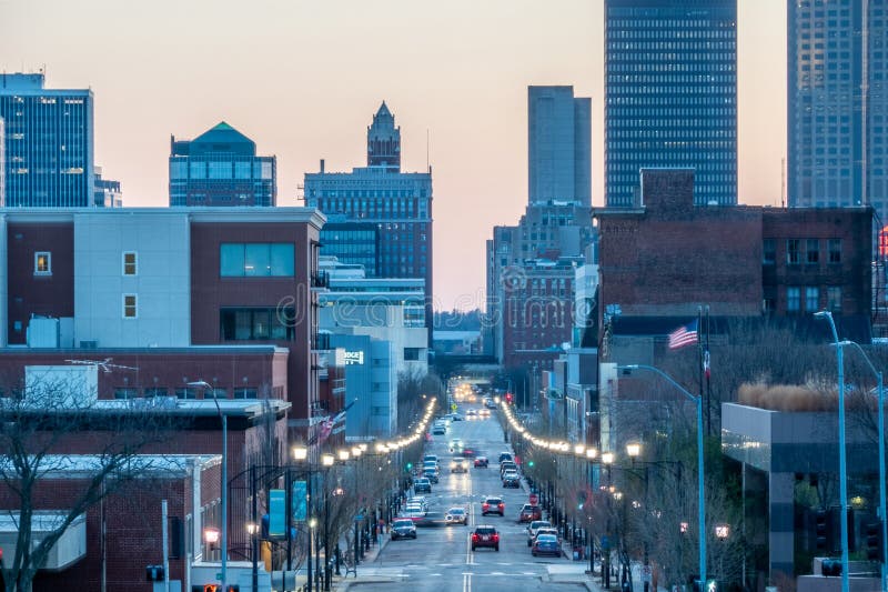 Des Moines Iowa Skyline in USA at Night Editorial Image - Image of city ...