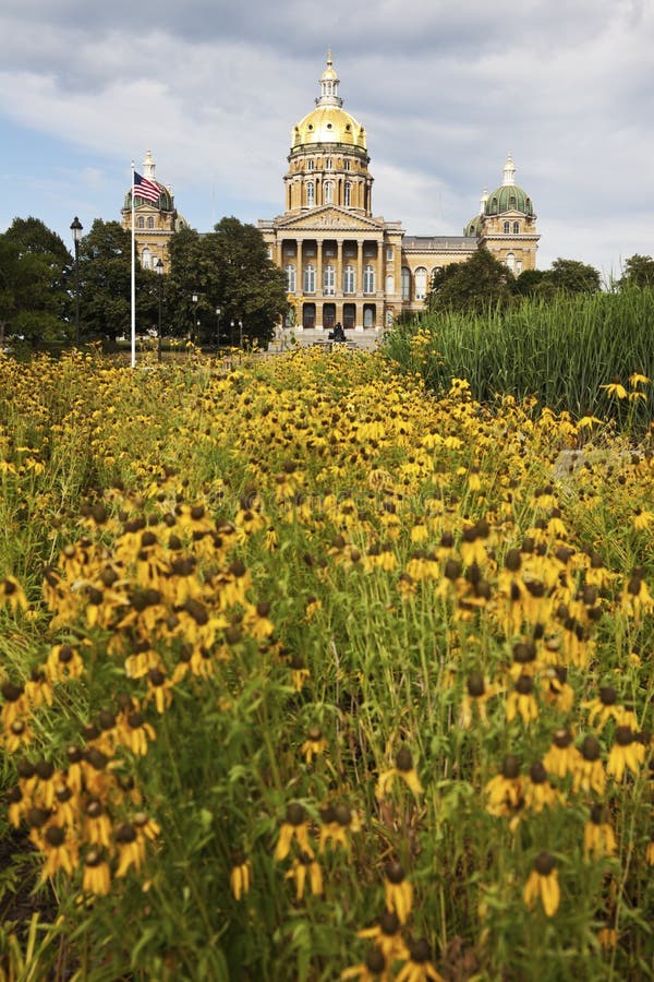 Des Moines, Iowa - State Capitol Building Stock Image - Image of ...