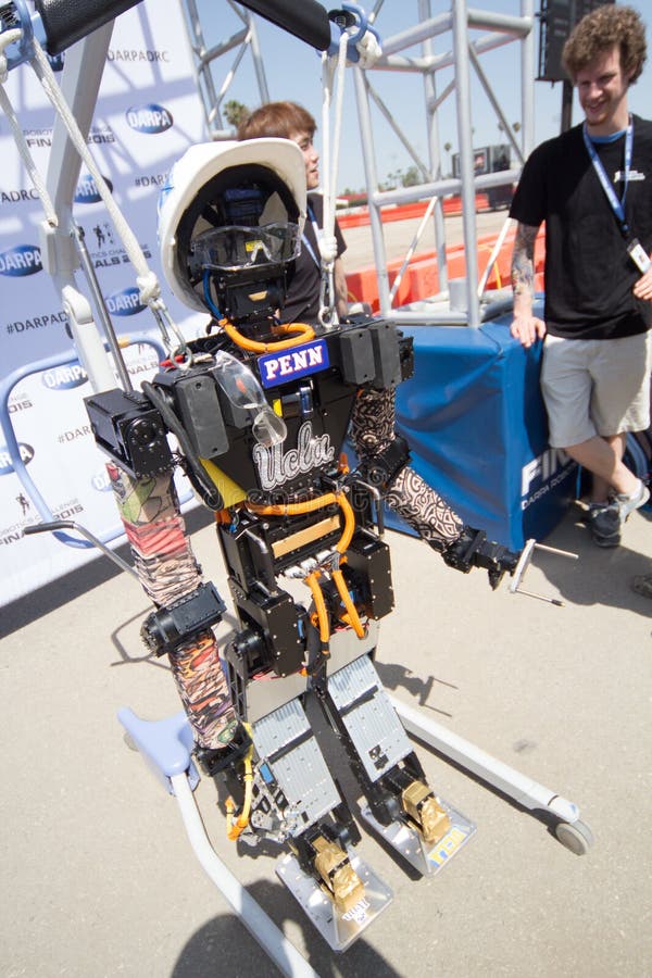 Desafío THOR Team De La Robótica De DARPA Con El Robot Foto de archivo ...