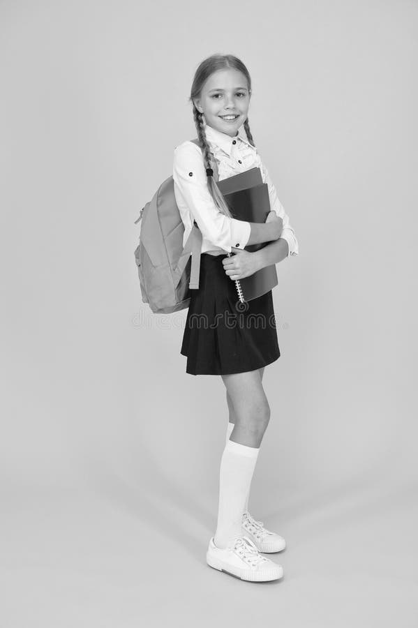 Desarrollo De La Infancia Colegio De Niñas Con Uniforme Linda Niña