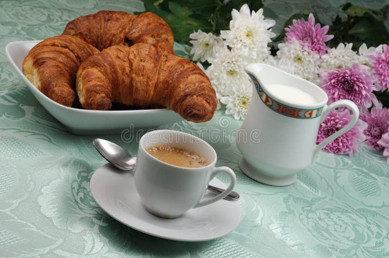 Desayuno italiano imagen de archivo. Imagen de desayuno - 6167383