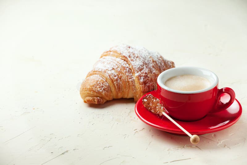 Desayuno Italiano Tradicional Foto de archivo - Imagen de pasteles ...