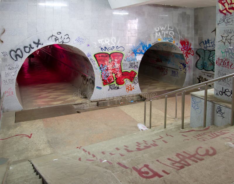 The Descent into the Underground Pedestrian Crossing Editorial Stock ...