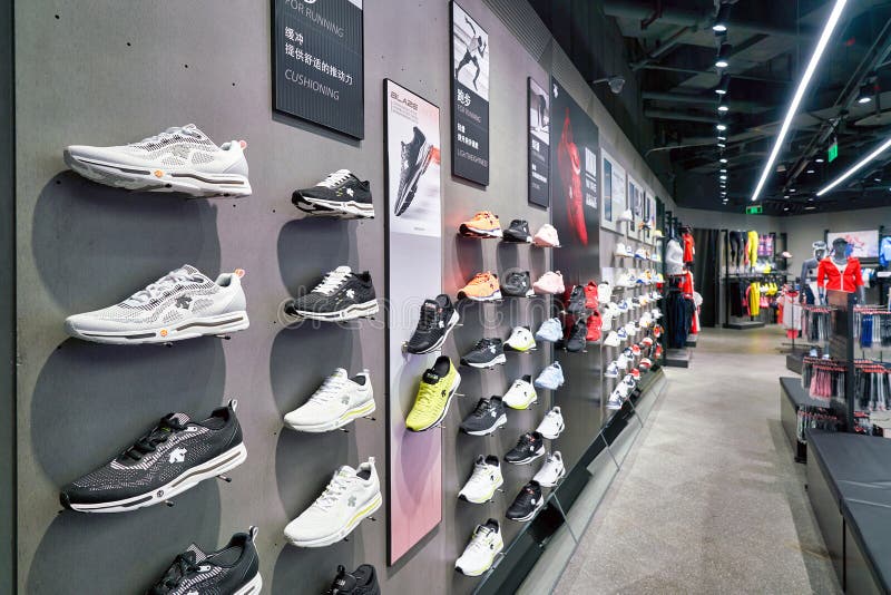 Descente editorial stock photo. Image of sale, commerce - 162648528