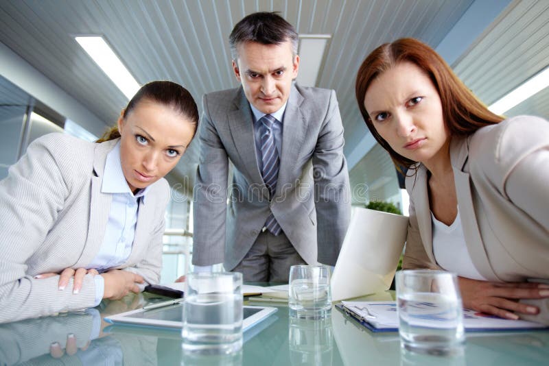 Descontento imagen de archivo. Imagen de mirando, hembra - 30953559