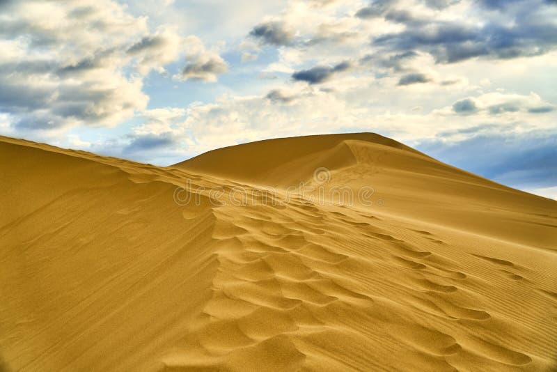 Desert. Sand Dunes. Blue Sky and White Clouds. Birds at Sunset ...