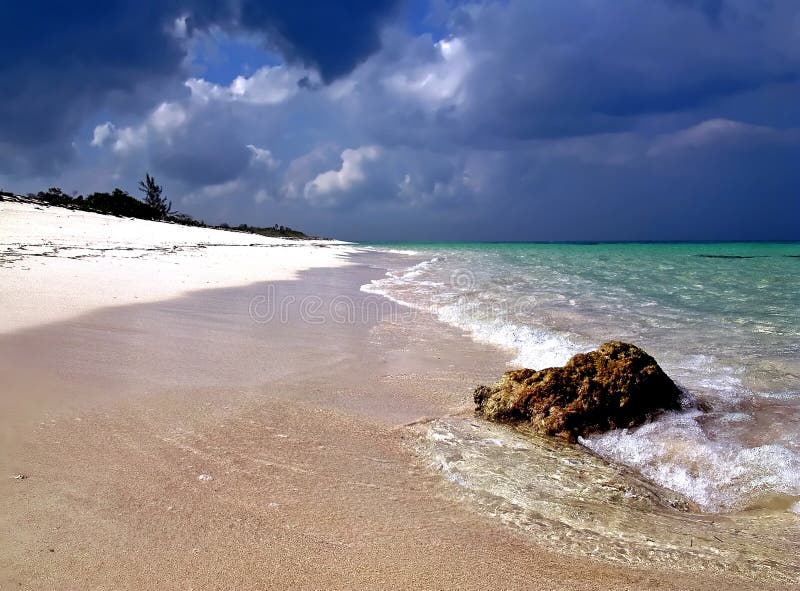 260+ Deserted tropical beach Free Stock Photos - StockFreeImages