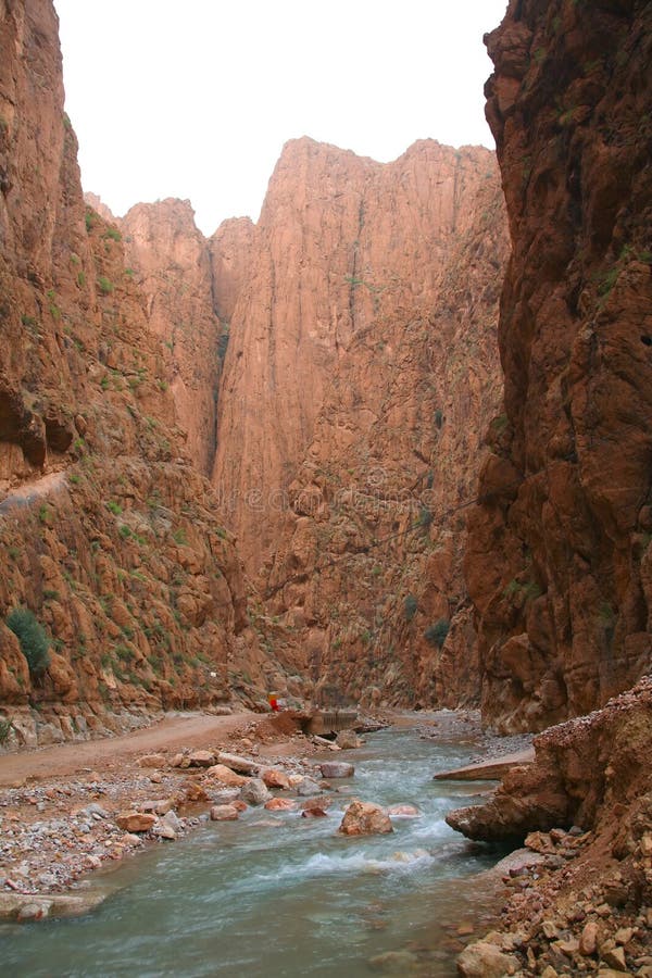 Desfiladeiros de Todra imagem de stock. Imagem de rocha - 6975307