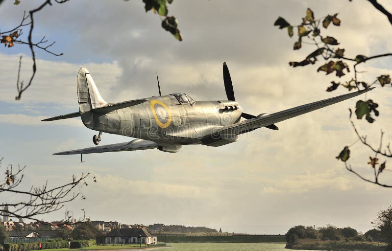 Desfile De Aviones Del Spitfire Foto de archivo - Imagen de flypast ...