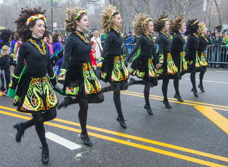 Desfile De Chicago St Patrick Foto de archivo editorial - Imagen de ...