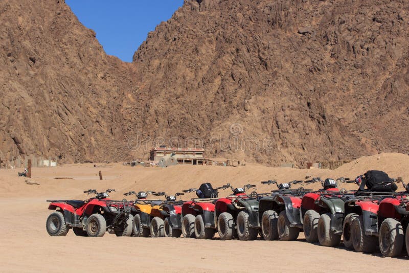 Desierto Egipto de ATV foto de archivo editorial. Imagen de exterior ...