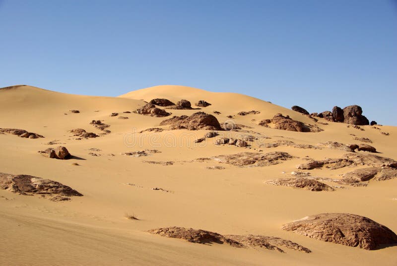 Desierto libio foto de archivo. Imagen de arena, duna - 12905928