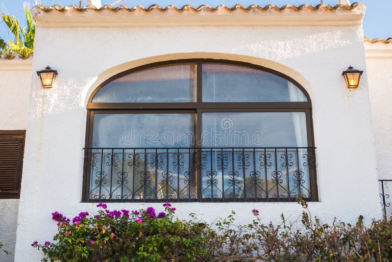 Design, Architecture and Exterior Concept - Large Spacious Window on ...