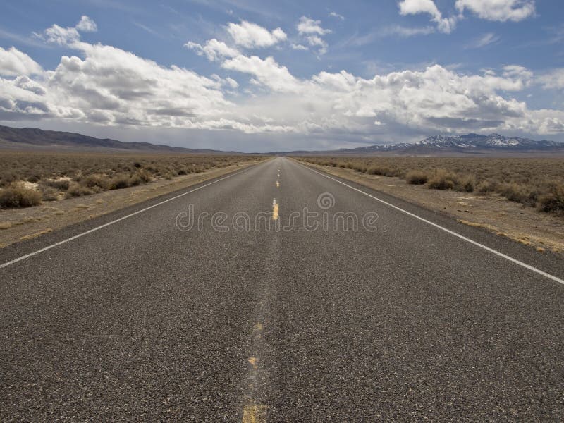 Desolate Utah Highway stock photo. Image of mountain, nature - 7260426