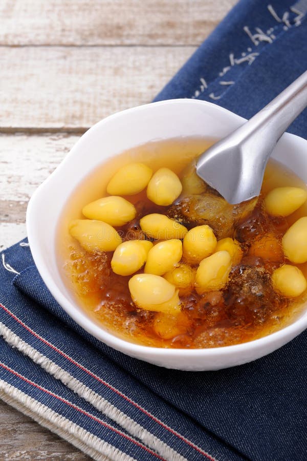 Dessert chinois photo stock. Image of santé, porcelaine - 32498478