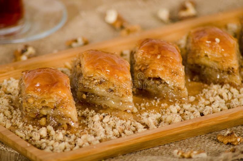 Dessert Turc De Cuisine Turque Baklava Photo stock - Image du biscuit ...