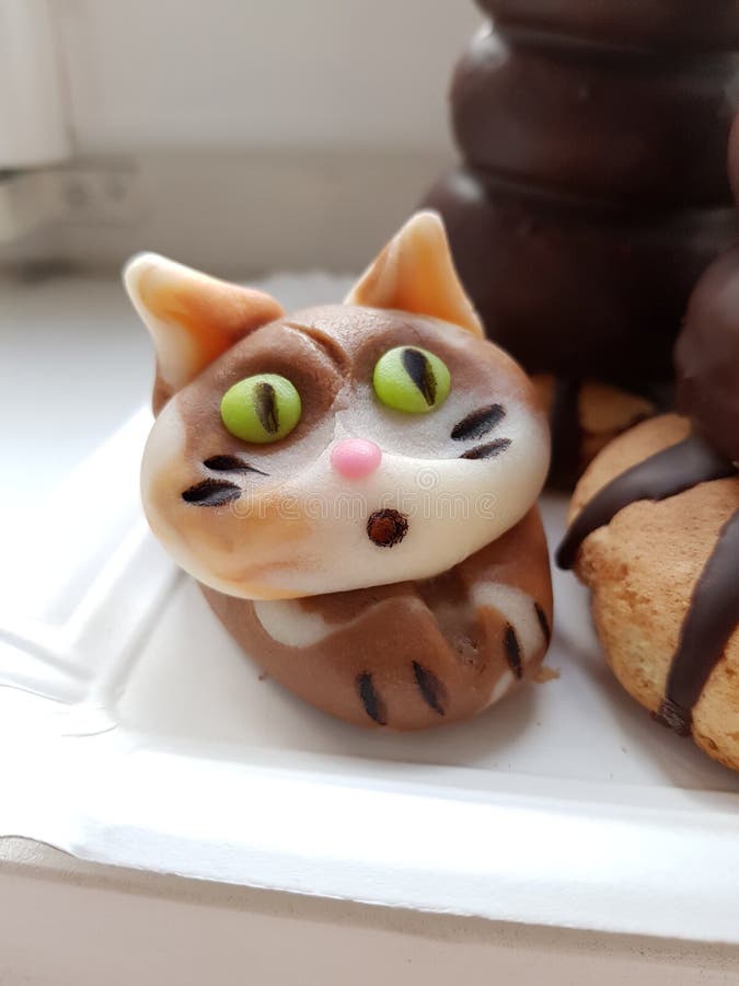 Marzipan Cat Stock Photos - Free & Royalty-Free Stock Photos from ...