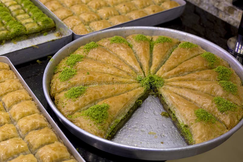 Desserts Turcs Traditionnels ; Baklava Photo stock - Image du ...